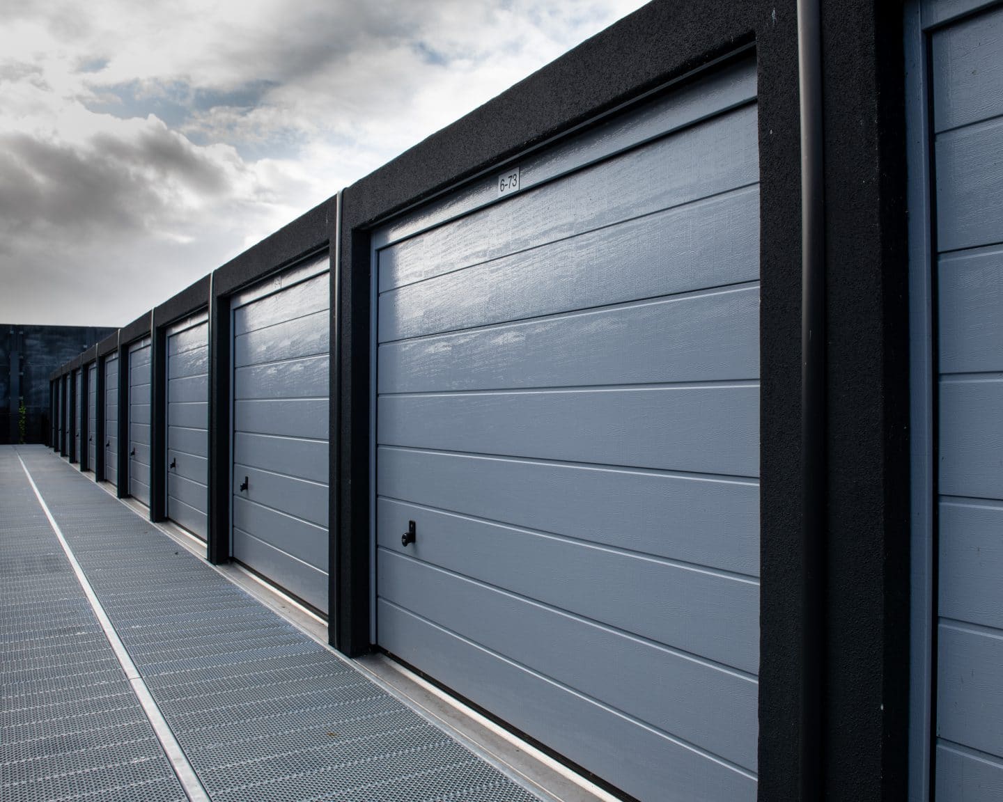 Goed beveiligde garageboxen te koop en te huur - GaragePark